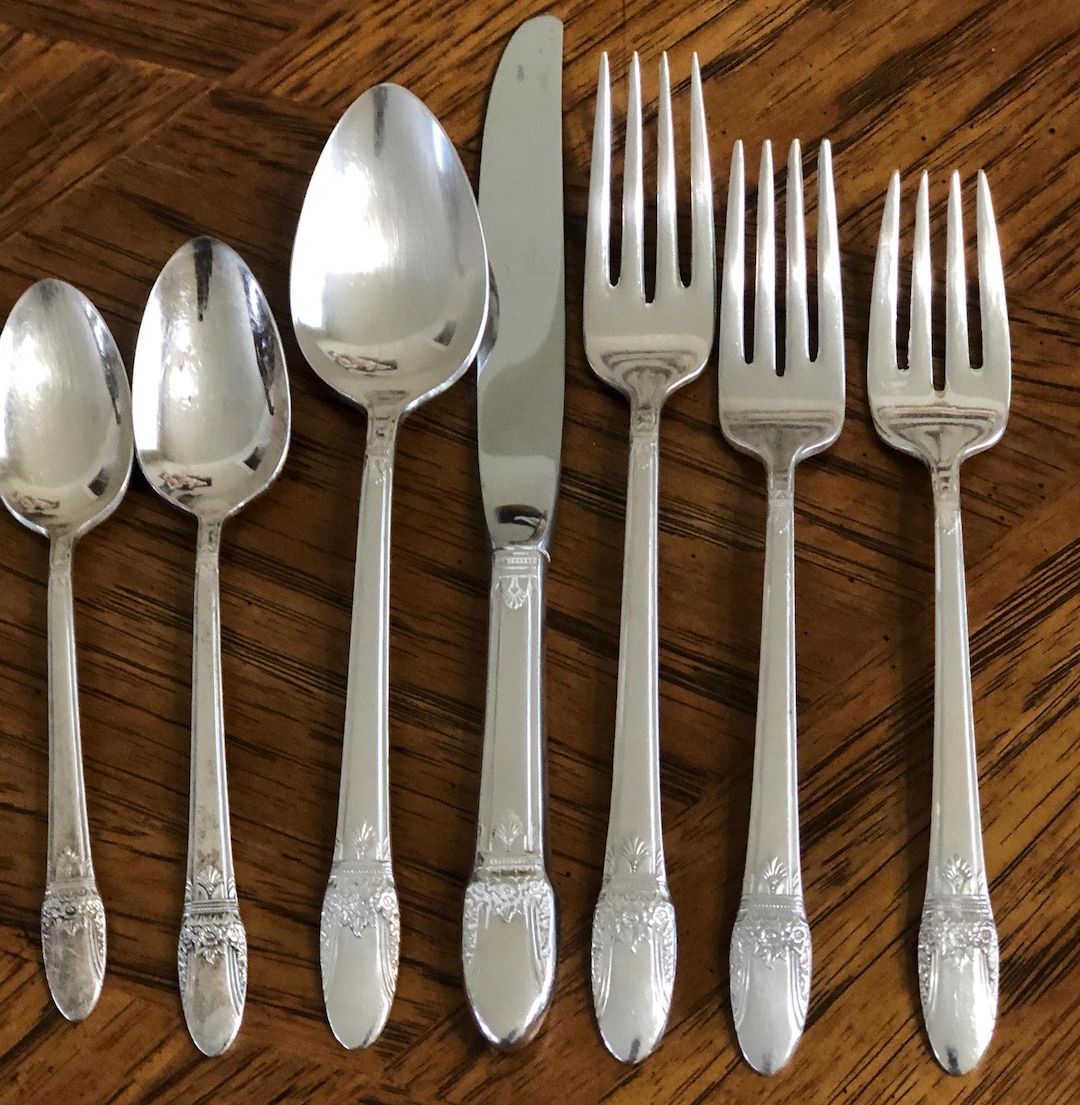 First Love, 1847 Rogers Bros. First Love Pattern, Silverplate Flatware ...