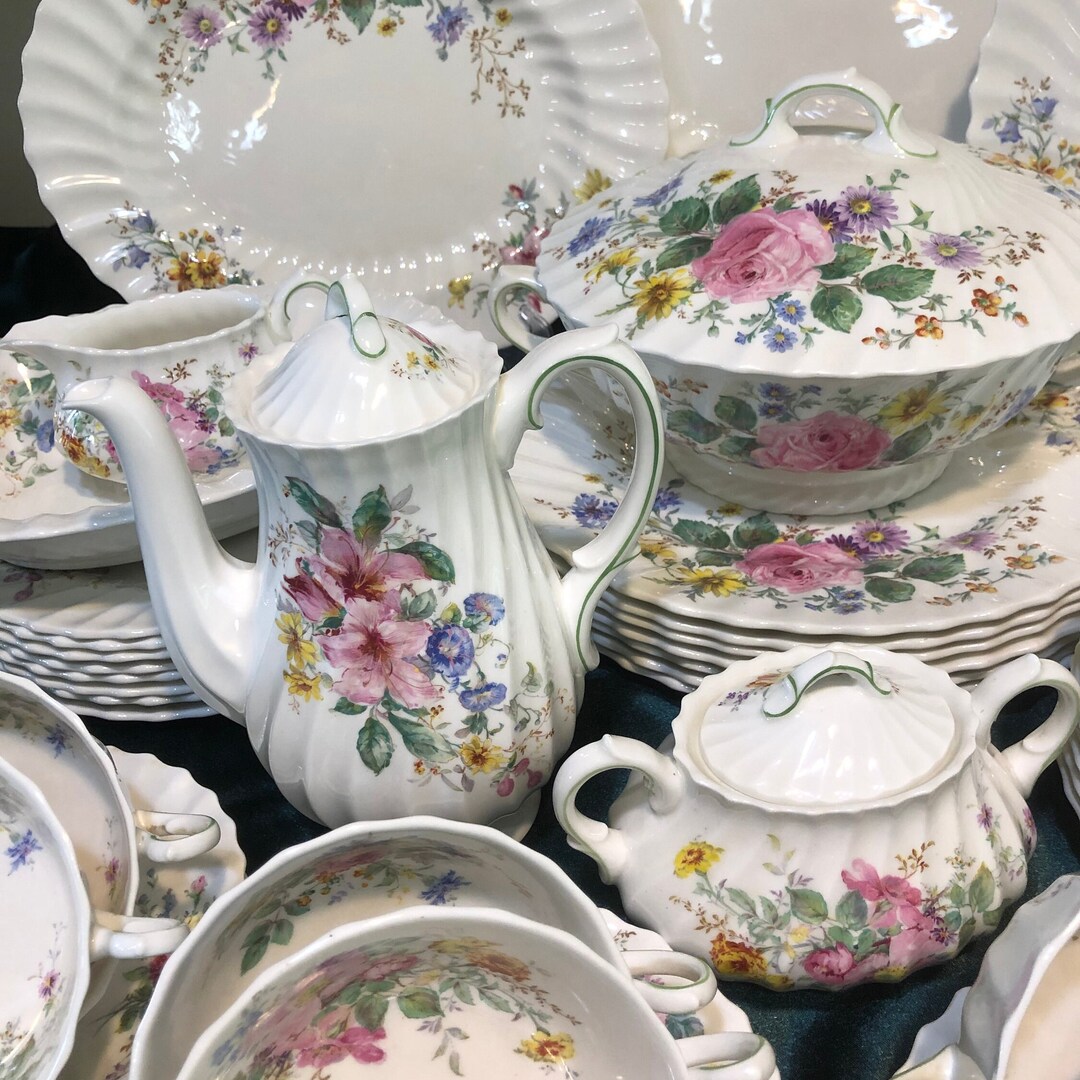 Royal Doulton, 75 Pc. Vintage Arcadia Pattern. Full Dinner Service for ...