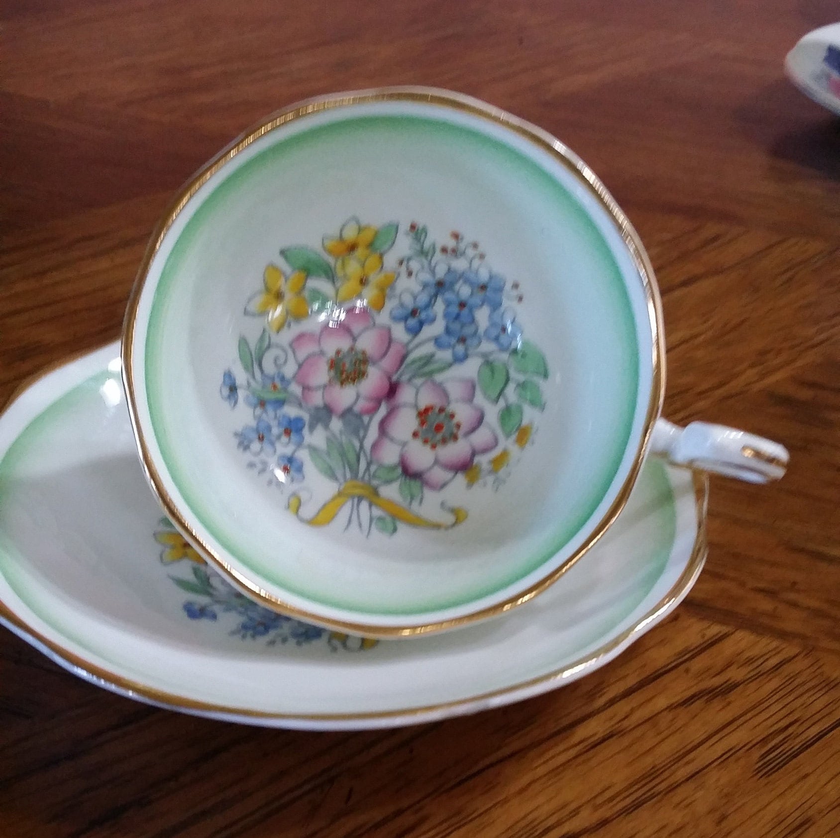 Royal Albert Teacup Set (pattern Number 1580?). This Set Has a Light ...