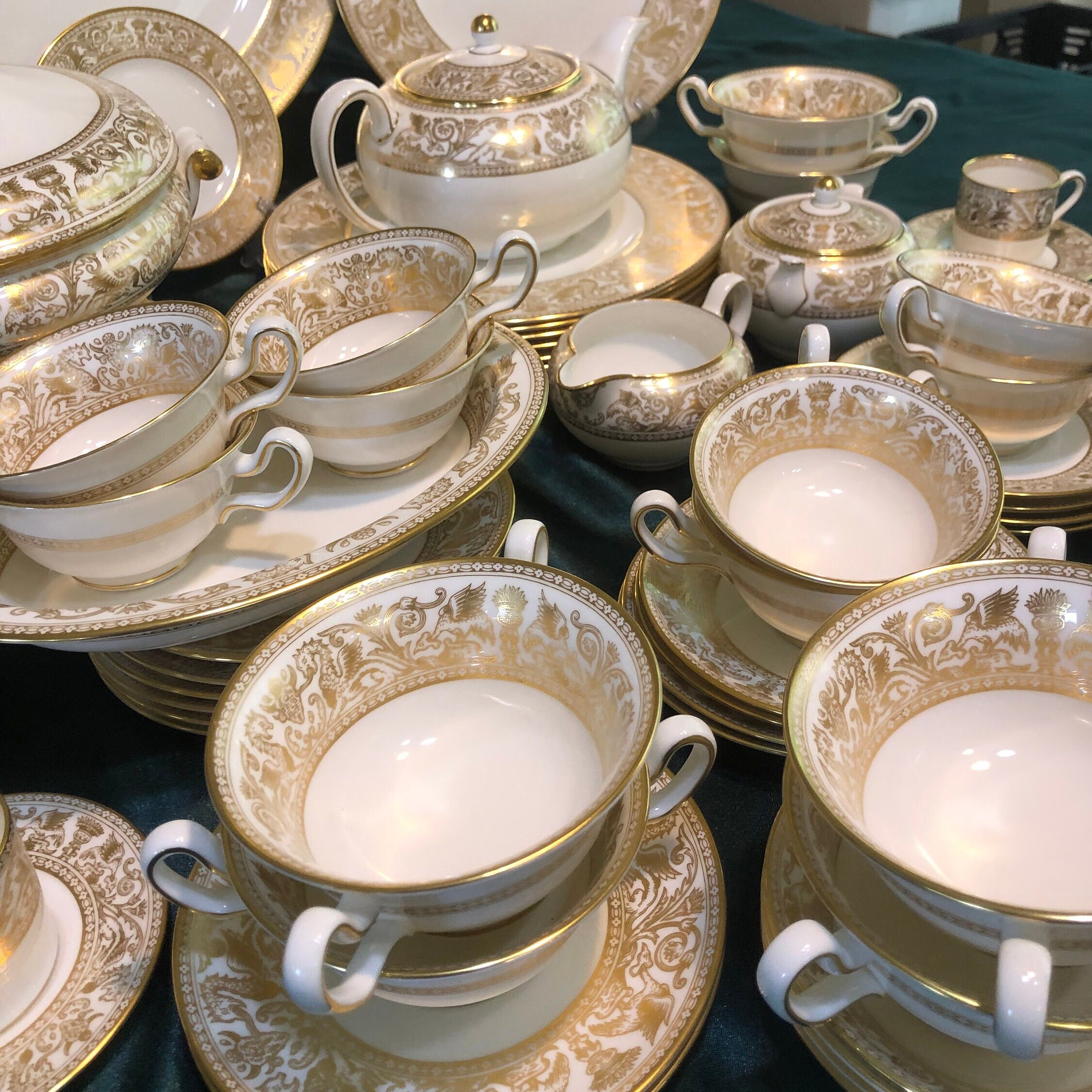 Wedgwood Florentine Gold. 85 Pc Vintage Dinner Service for 8 With ...