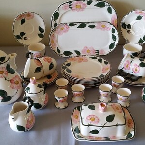 35pc Villeroy and Boch, Wild Rose Series Extensive Breakfast Service ...