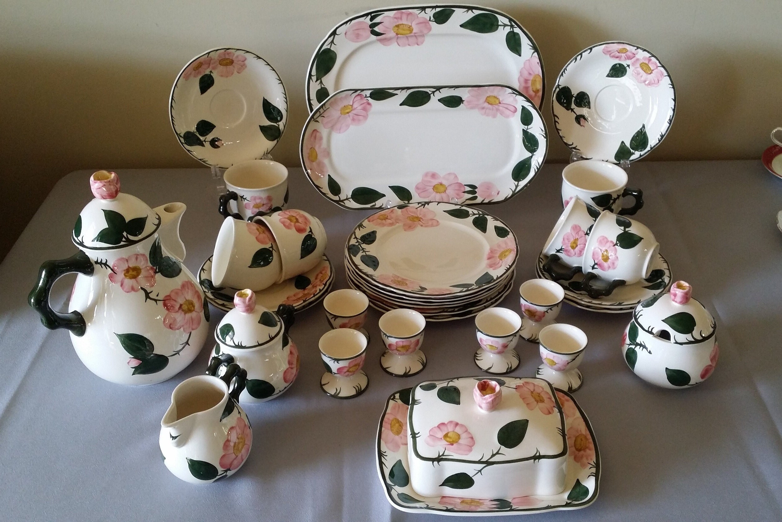35pc Villeroy and Boch, Wild Rose Series Extensive Breakfast Service ...
