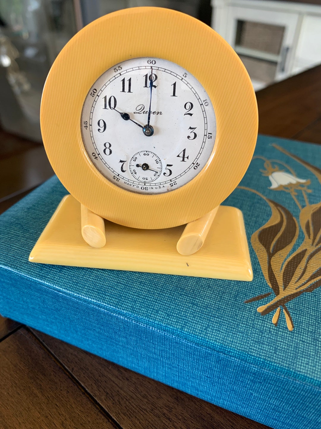 Heavy Queen Celluloid Clock - Etsy