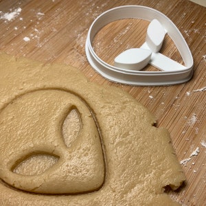 Alien Cookie Cutter - Etsy
