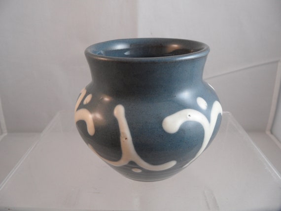 Vera Tollow Slipware Vase - Etsy