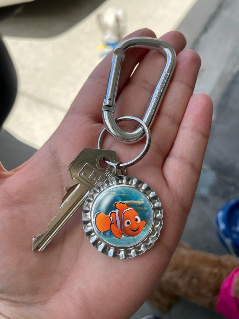 Marlin worried Fish / Nemo Happy From Disney's Finding Nemo.bottlecap ...