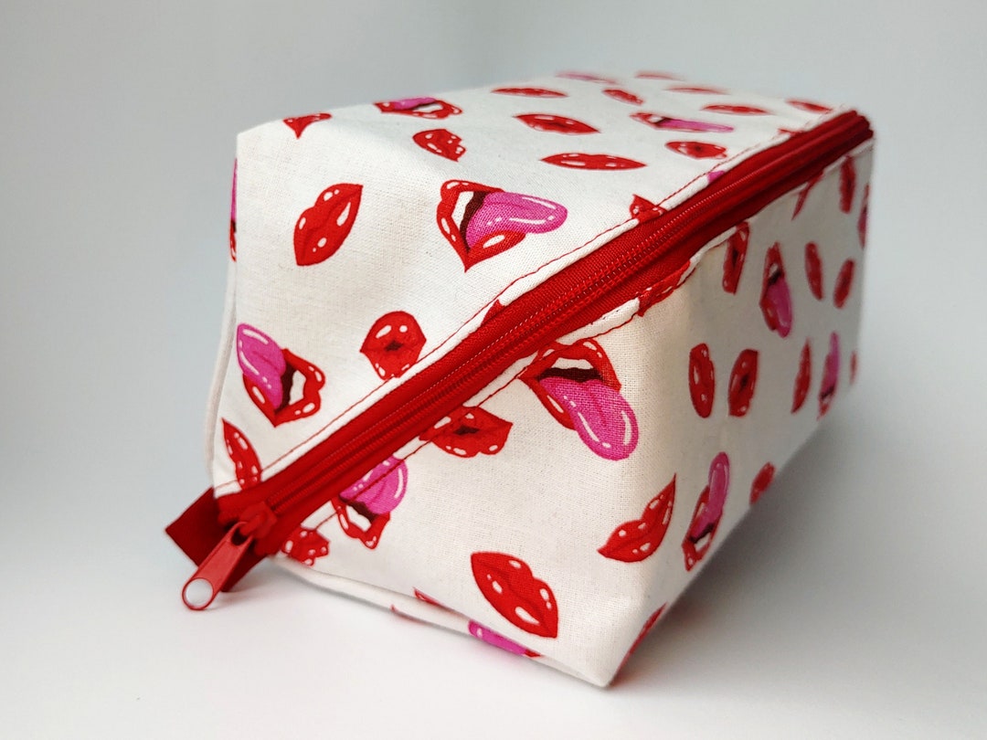 Foldable Wide Open Zipper Pouch/ Pencilcase/ Make-up Bag Red Kisses - Etsy