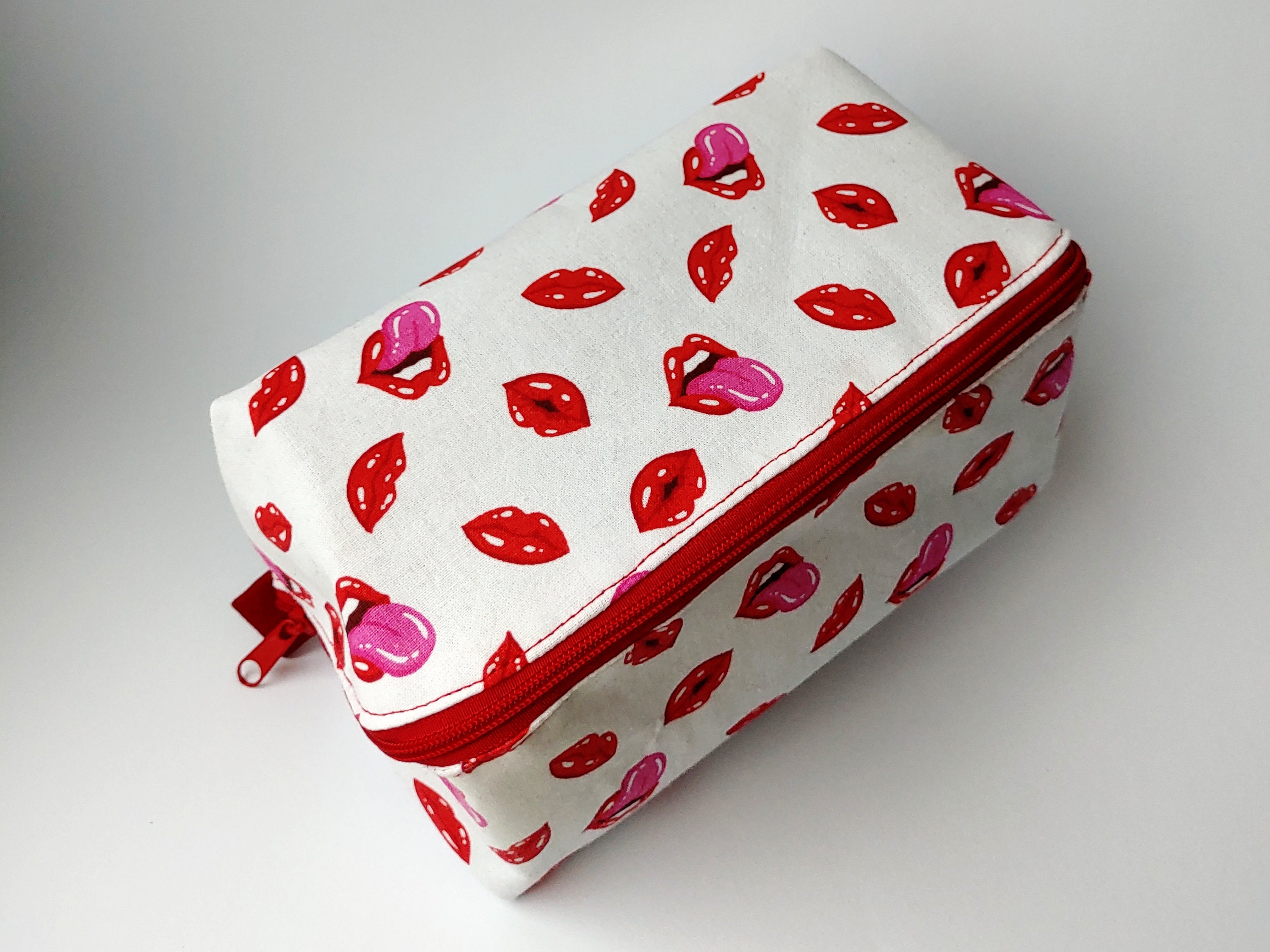 Foldable Wide Open Zipper Pouch/ Pencilcase/ Make-up Bag Red Kisses - Etsy