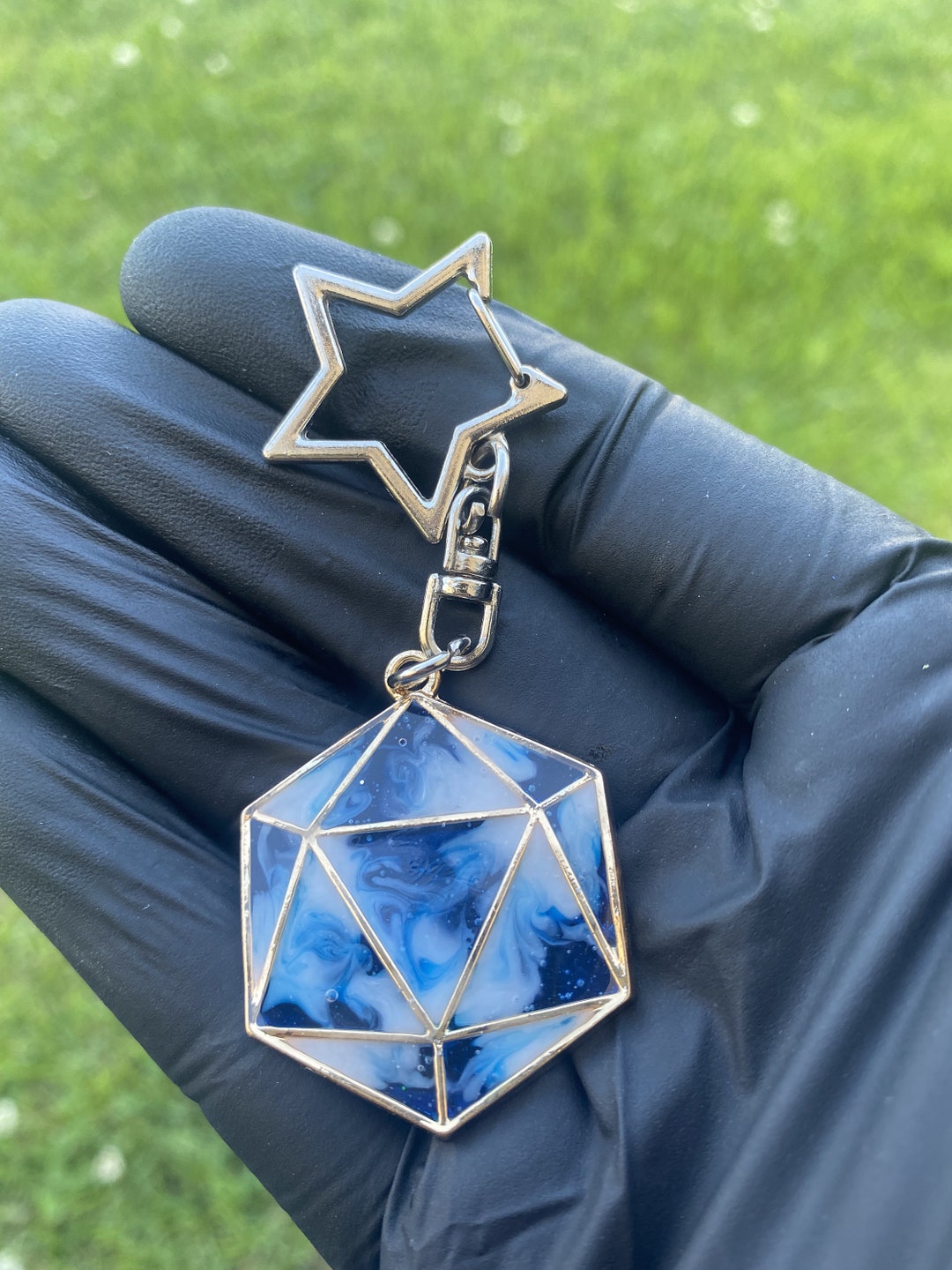 D20 Resin Keychain - Etsy