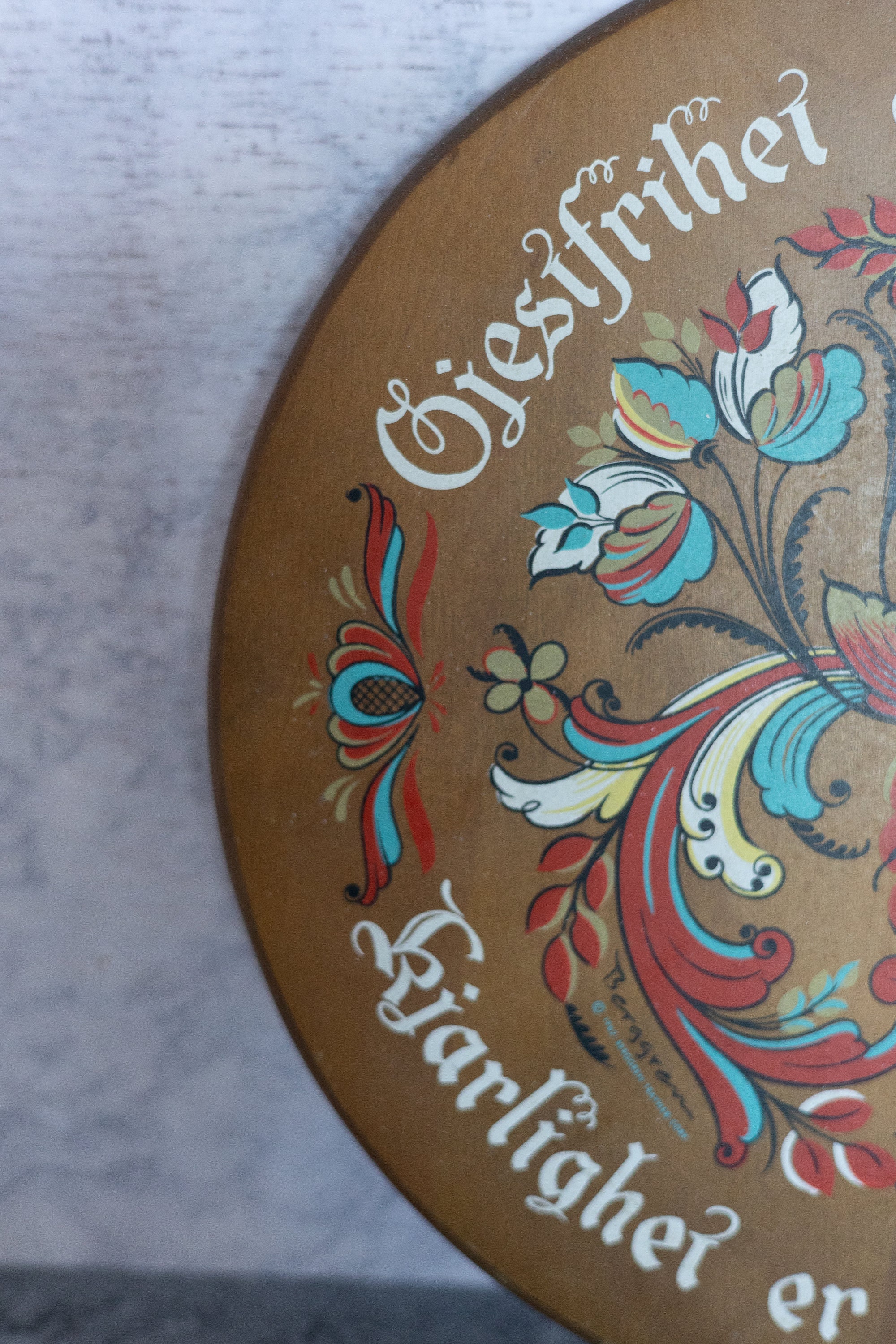 Vintage Wooden Round Norwegian Norway Scandinavian Cutting Board Wall ...