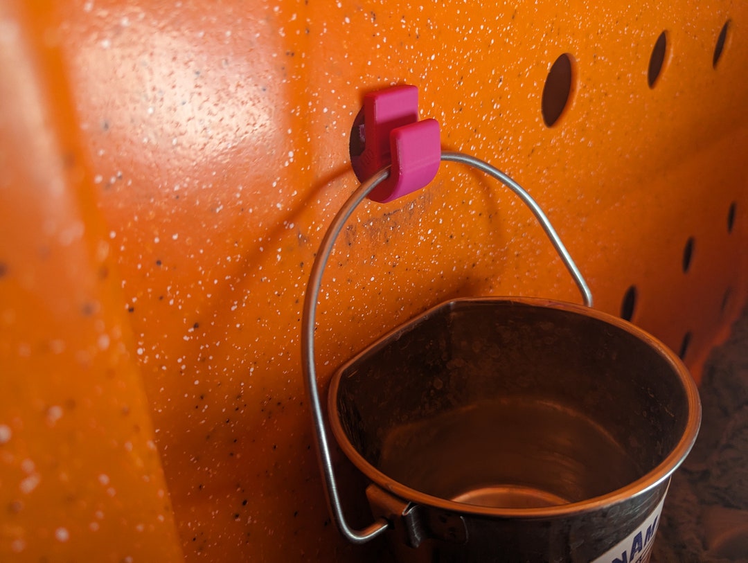 Side Mounted Water Pail Hook for Ruffland Kennel - Fits Backseat Rider ...