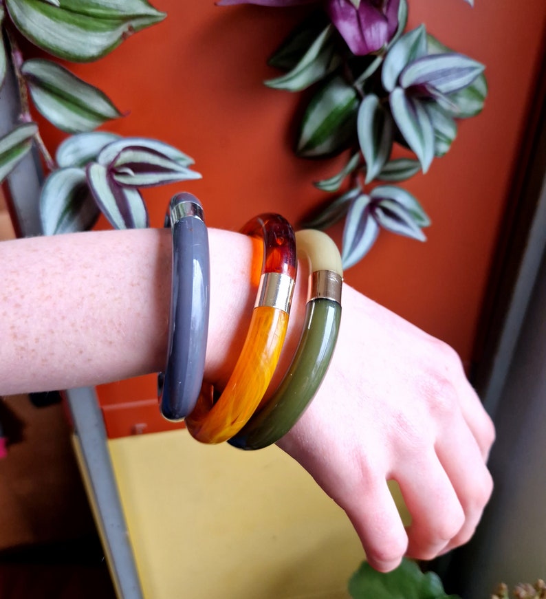 Plastic Vintage Fashion Brown Amber Grey Bangle Bracelet 70s 80s Set ...