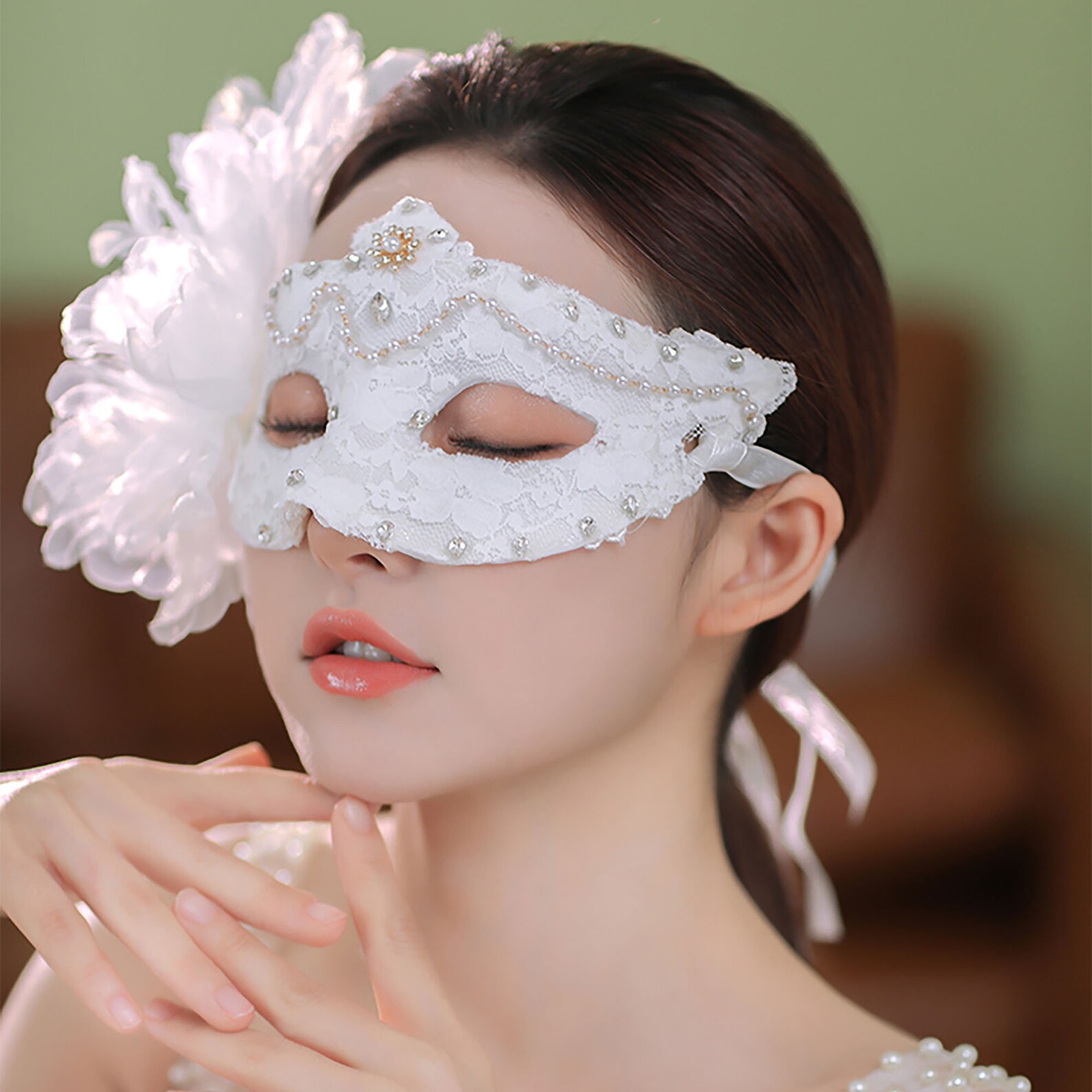 White Masquerade Party Simulation Flowers Beauty Fashion Venice Bridal ...
