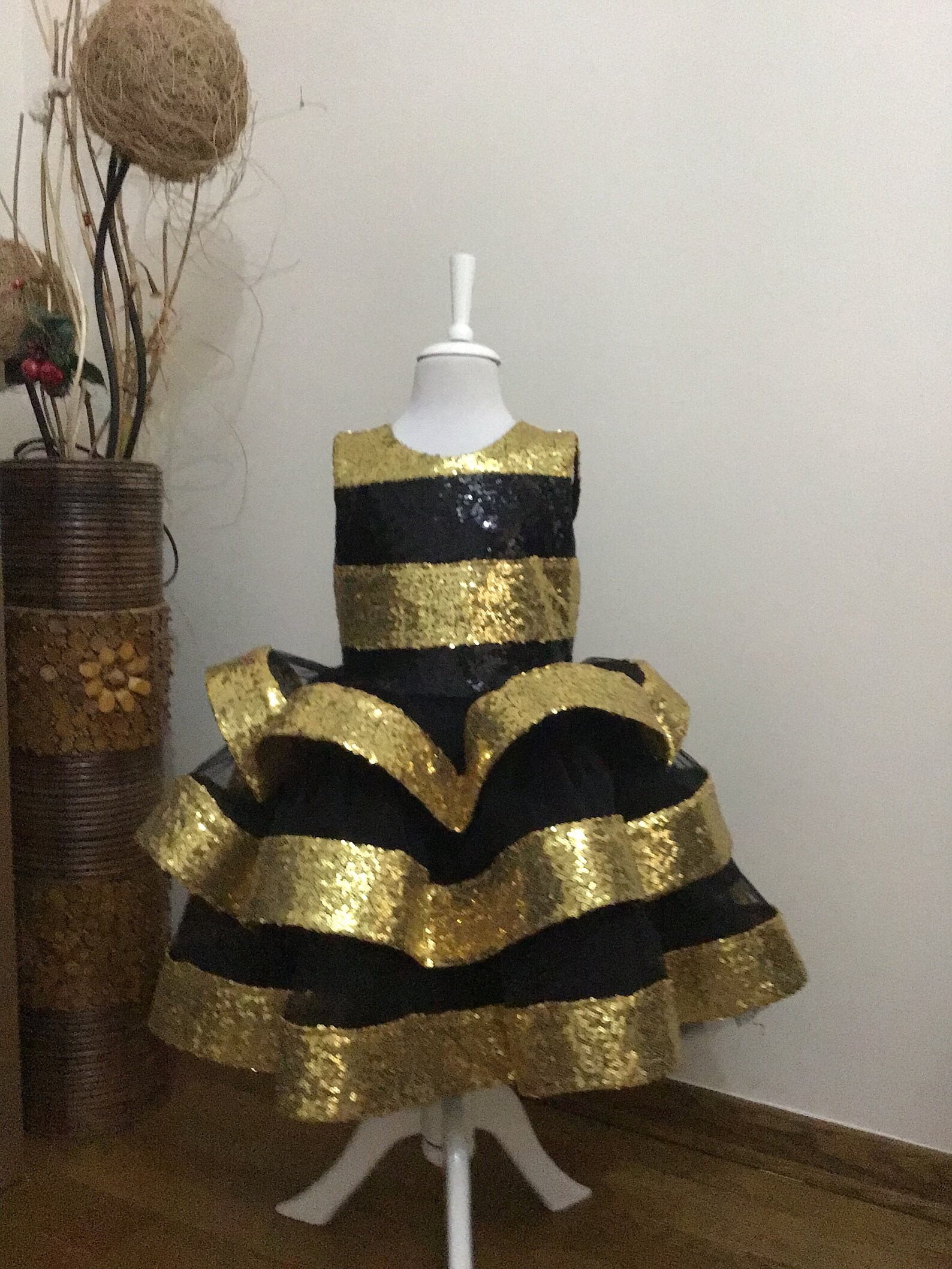 LOL QUEEN BEE Dress for Girls. Lol Dress. Lol Costume. - Etsy