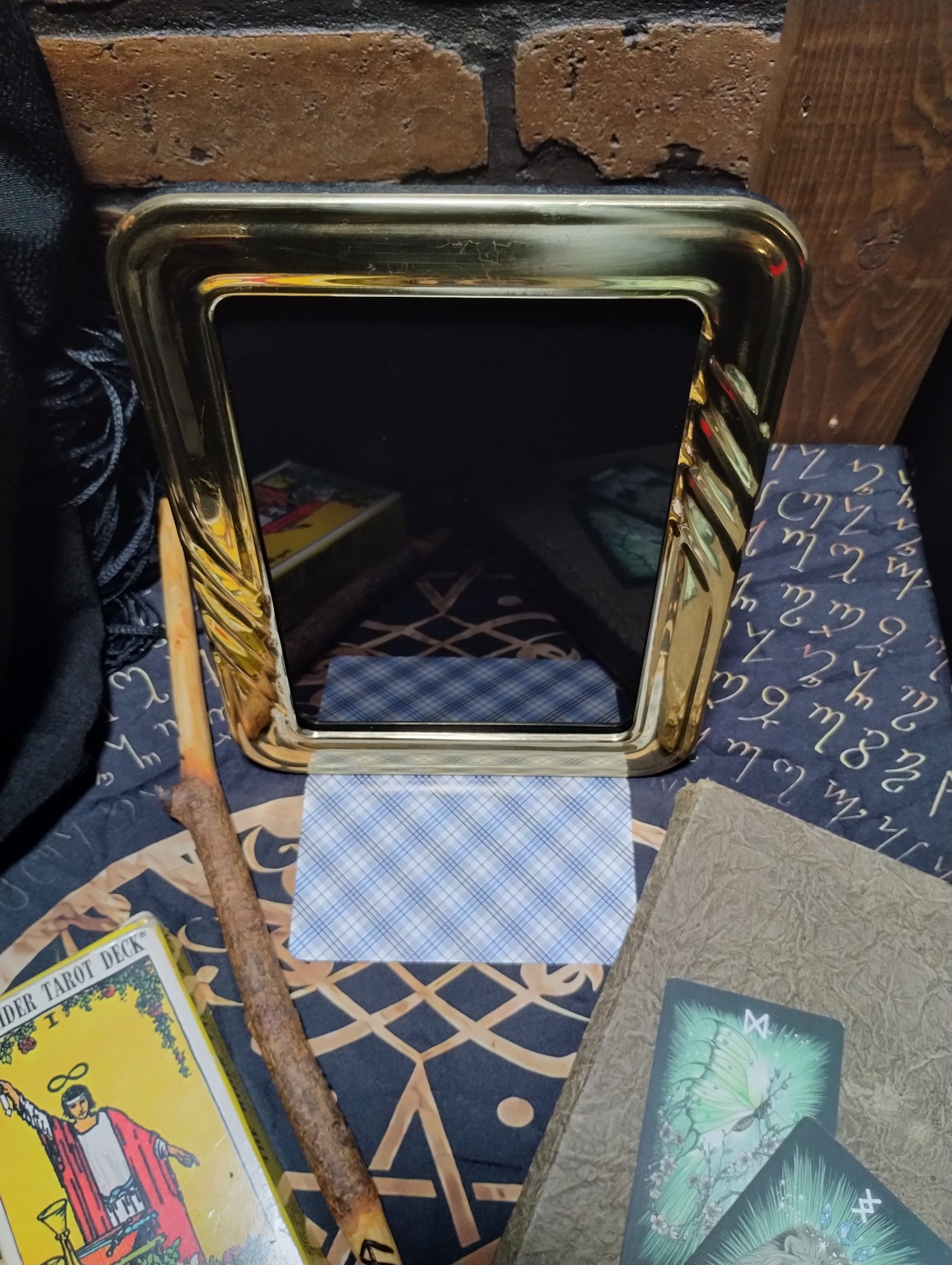 Scrying Mirror, Black Mirror, Witch's Mirror, Divination Mirror ...