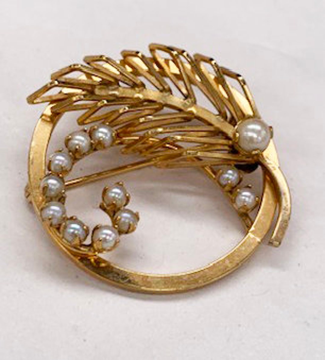 Vintage Circular Leaf Pin - Etsy