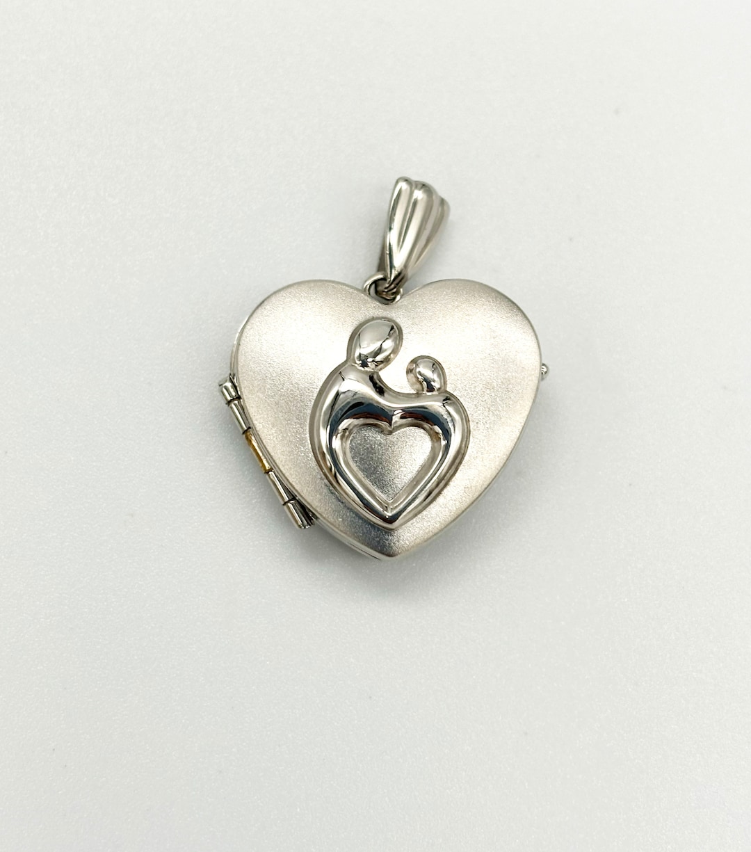 14k White Gold Mother and Child Locket - Etsy