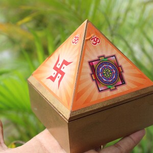 Unique Pyramid Wish Cash Wooden Box With Inside Mirror Shree Yantra ...