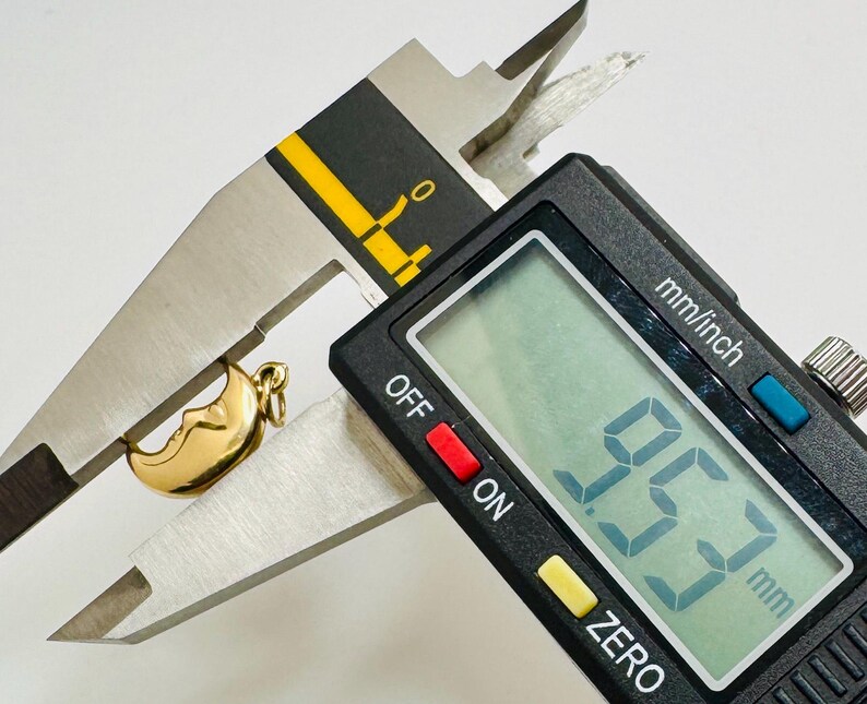 14K Yellow Gold Crescent Moon Face Pendant - Etsy UK