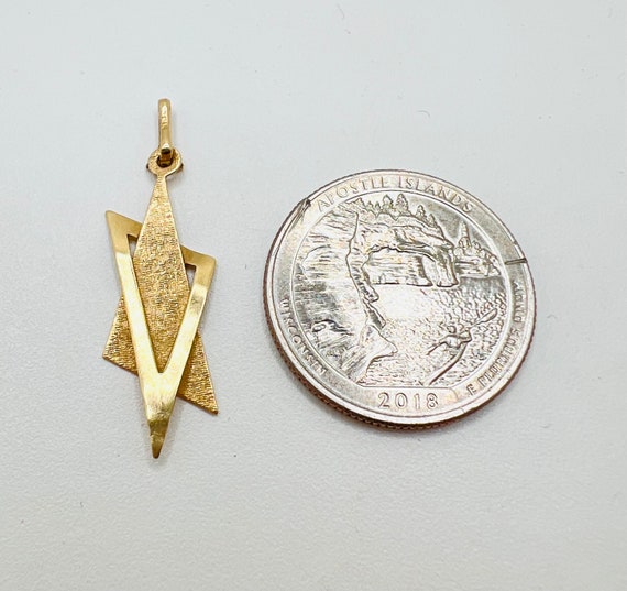 14K Solid Yellow Gold Jewish Star Pendant Necklace - Gem