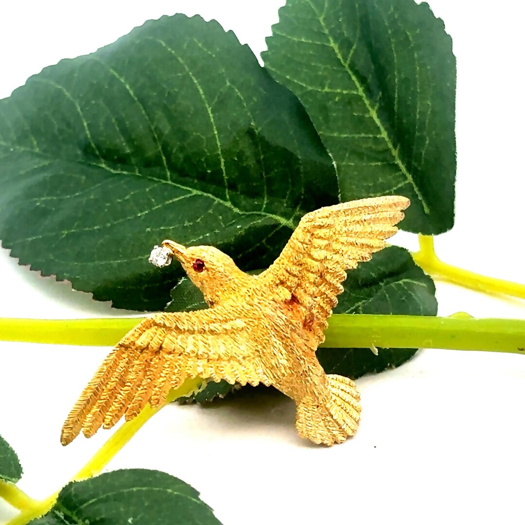 Vintage 18K Yellow Gold Diamond 0.10ct Ruby Dove Brooch - Etsy