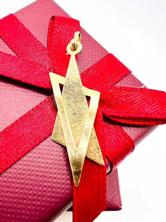 14K Solid Yellow Gold Jewish Star Pendant Necklace - Gem