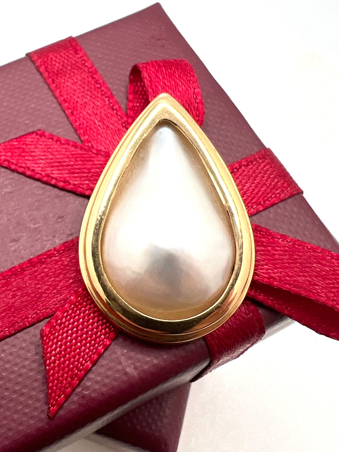 14K Yellow Gold Pearl Teardrop Pendant - Etsy