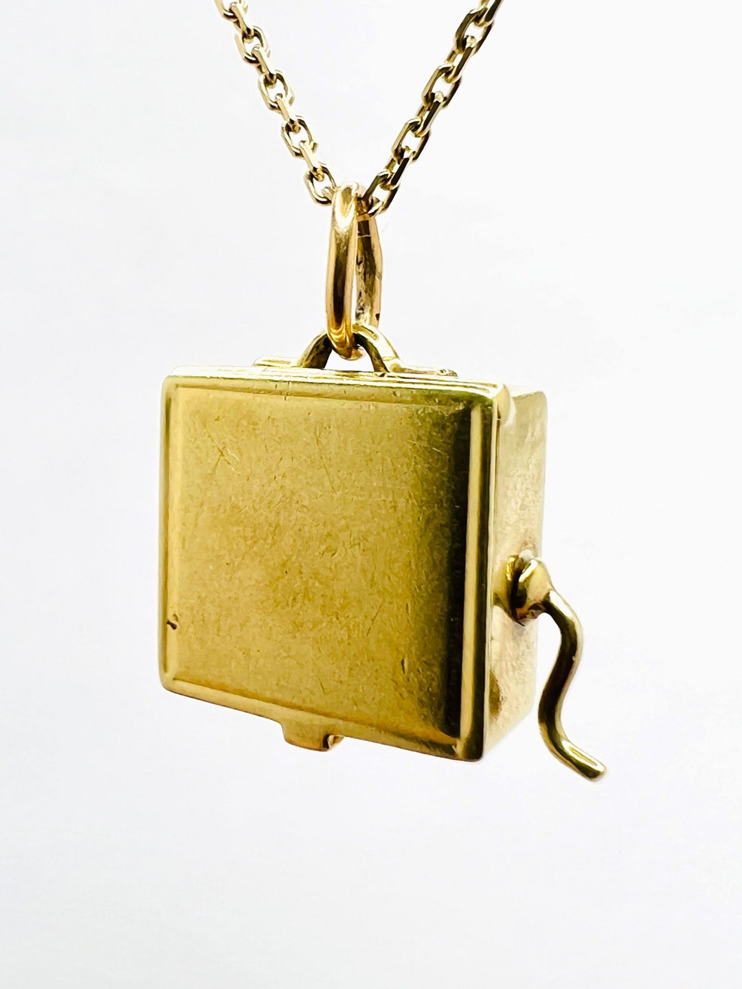 14K Yellow Gold Record Player Tiny Charm Pendant - Etsy