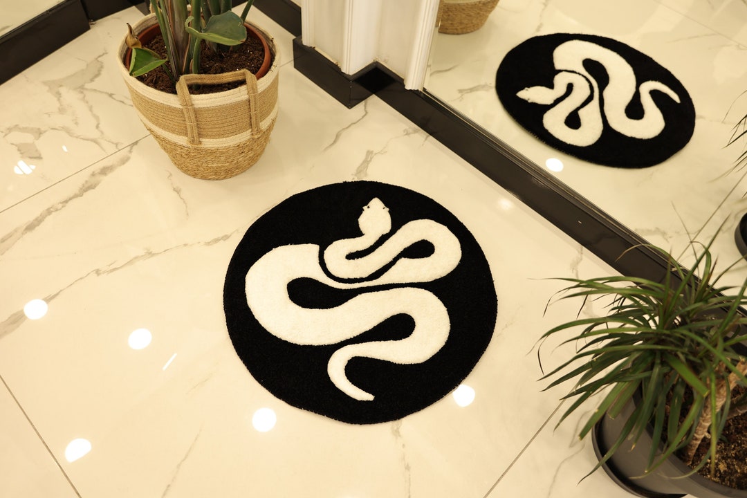 Spiral Corn Snake Black Round Hand Made Tufted Bedside Rug, Black and ...