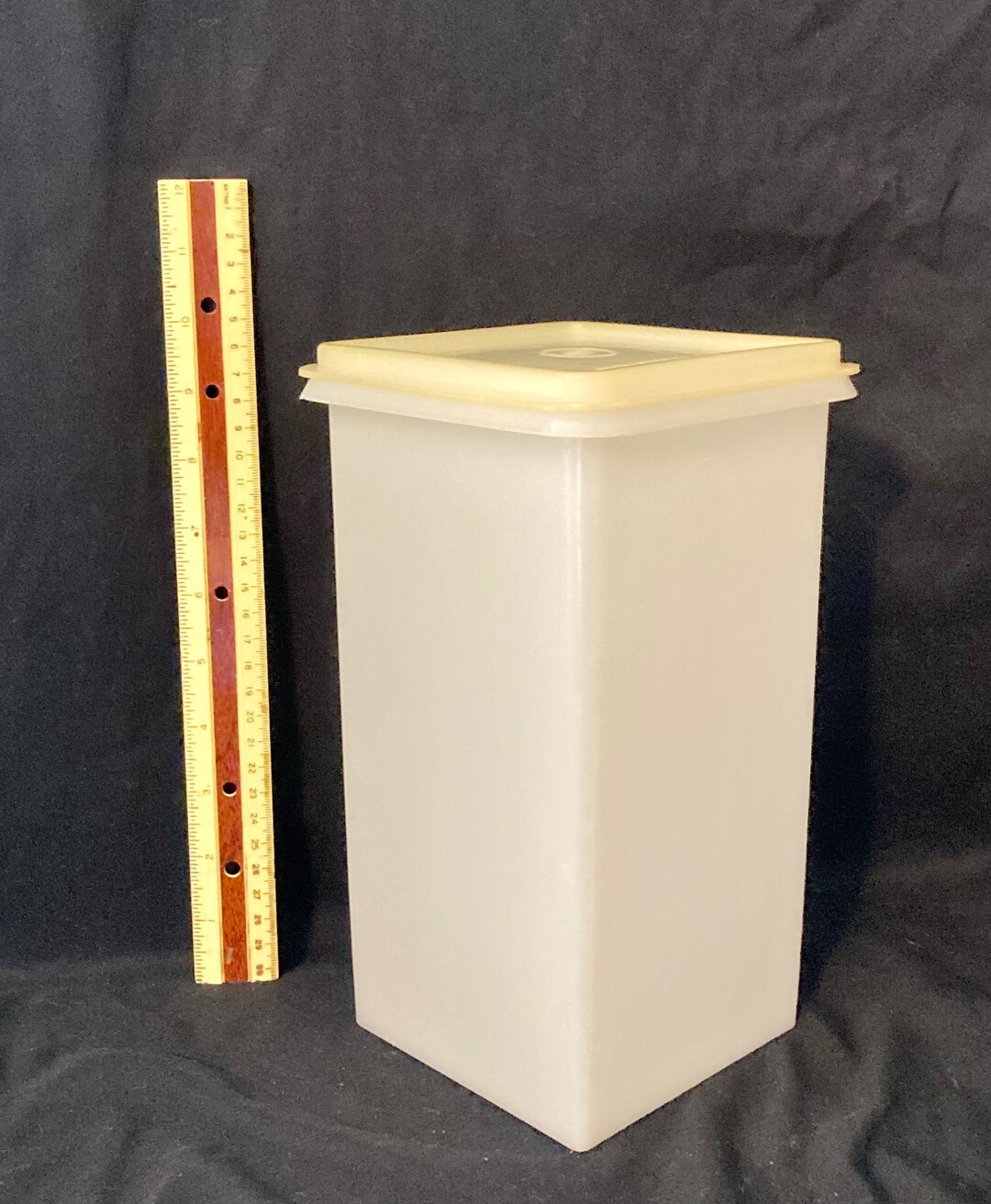 Vtg Tupperware Deluxe Square Keeper - Etsy