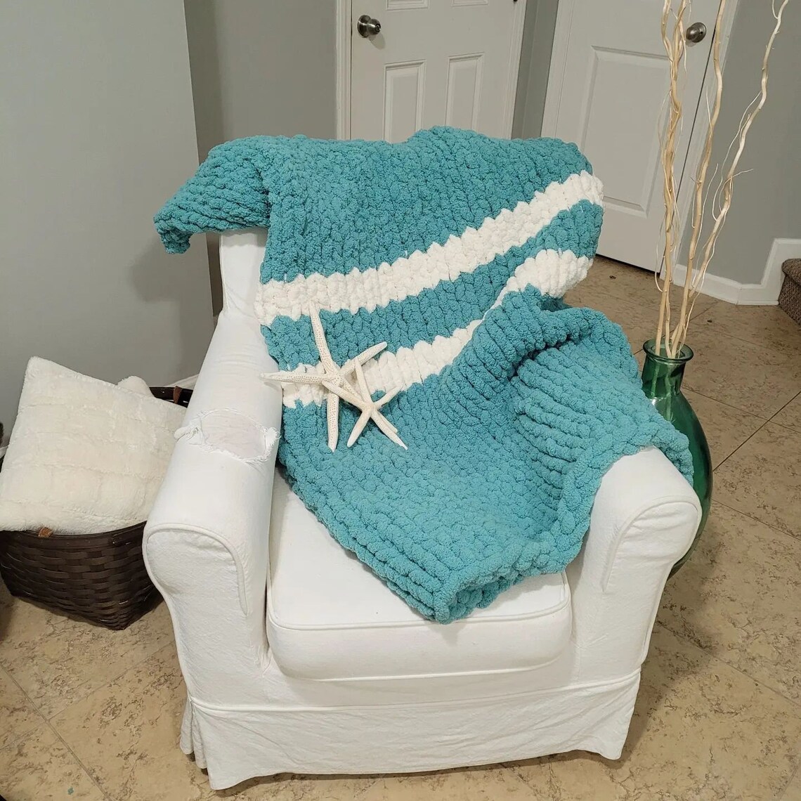 Hand-knit Chunky Blanket | Two-tone Color (ocean Blue & White) - Etsy