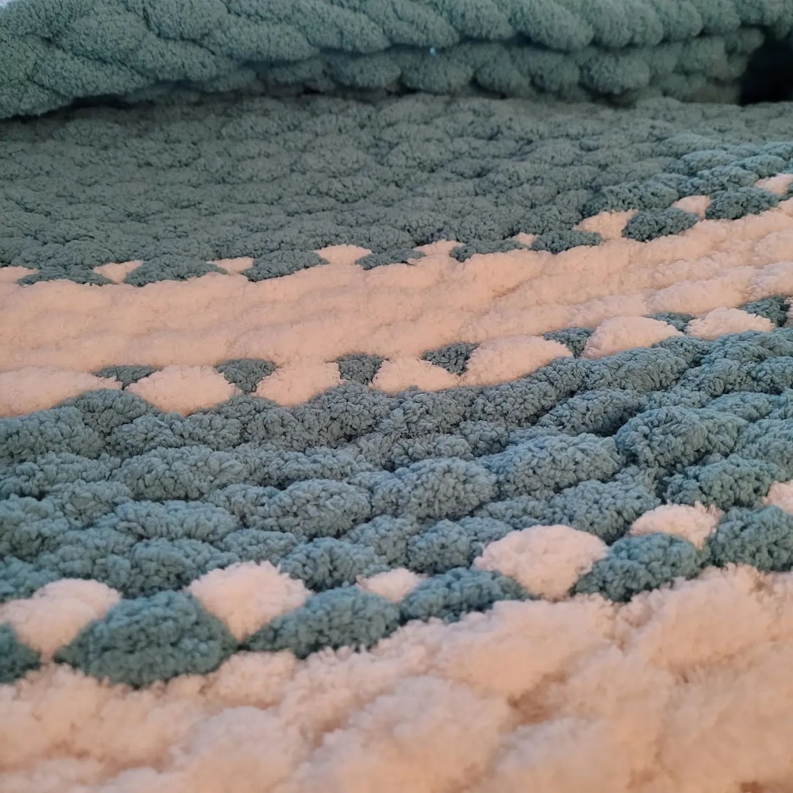 Hand-knit Chunky Blanket | Two-tone Color (pink & Gray) - Etsy