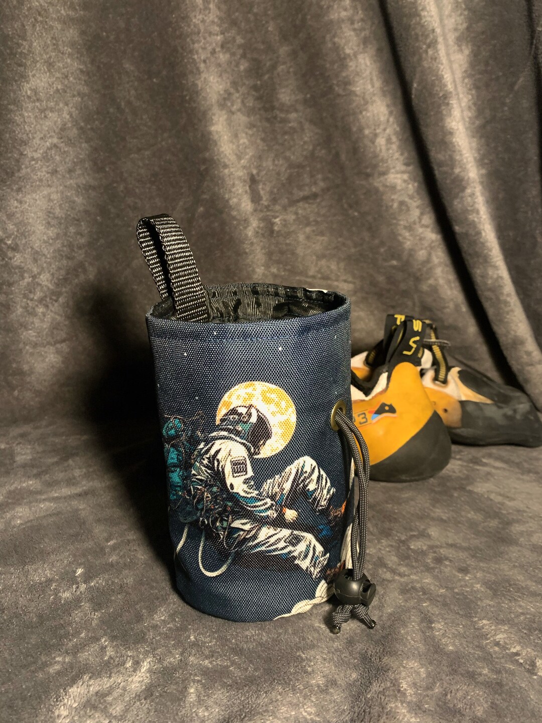 Cool Chalk Bag climbing Astronaut Hokusai Style - Etsy