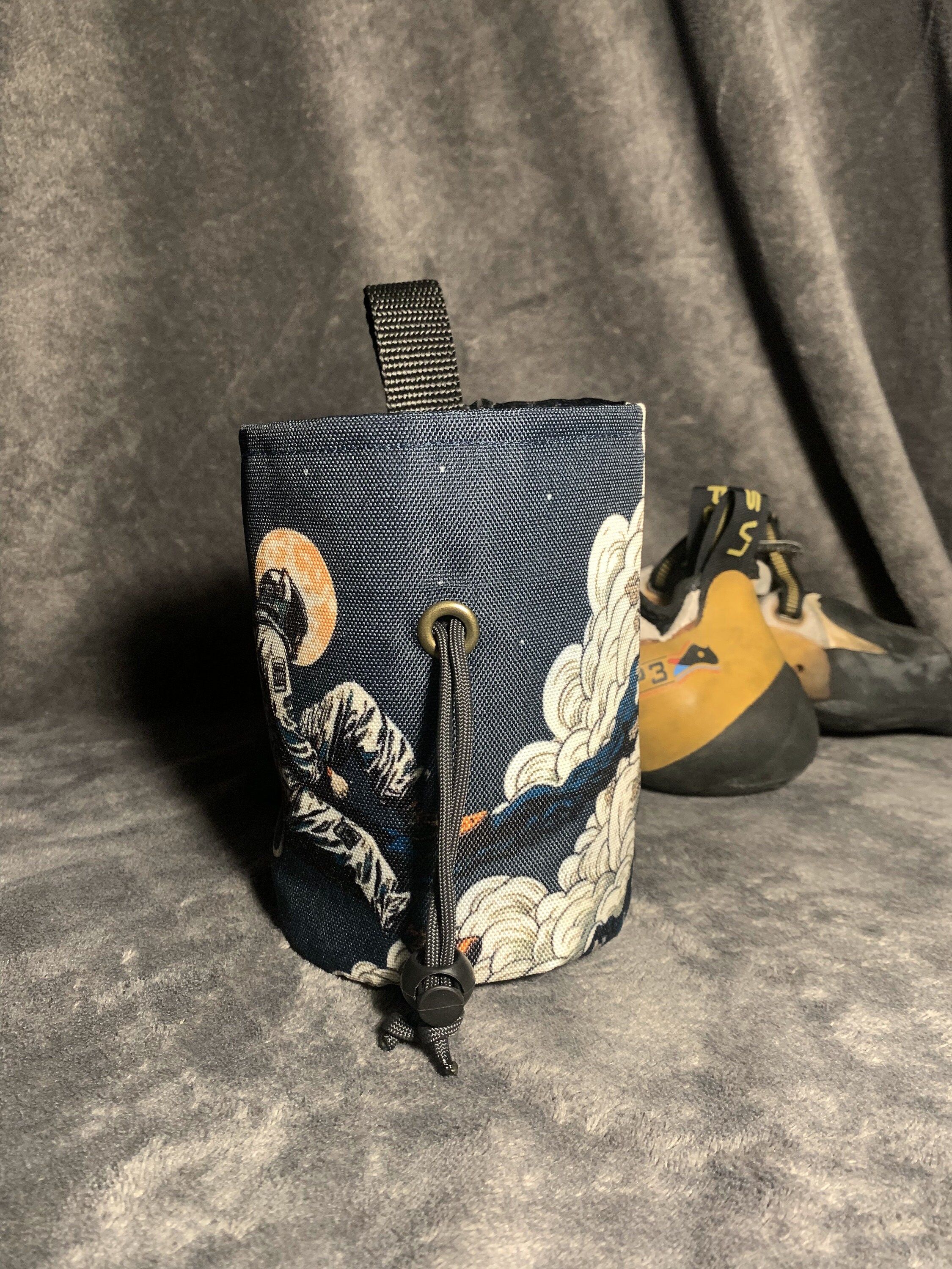 Cool Chalk Bag climbing Astronaut Hokusai Style - Etsy