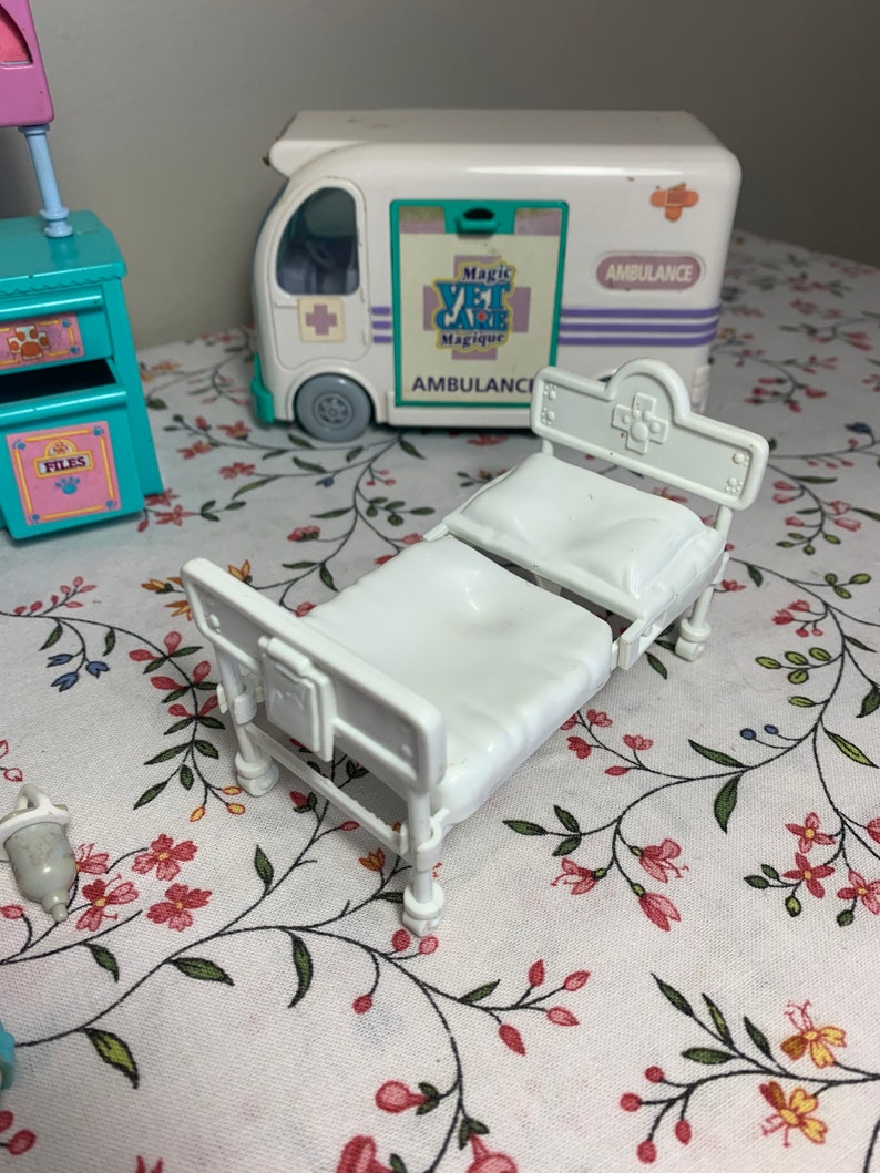 Vintage 1993 Littlest Pet Shop Vet Package Xray Machine, Ambulance ...