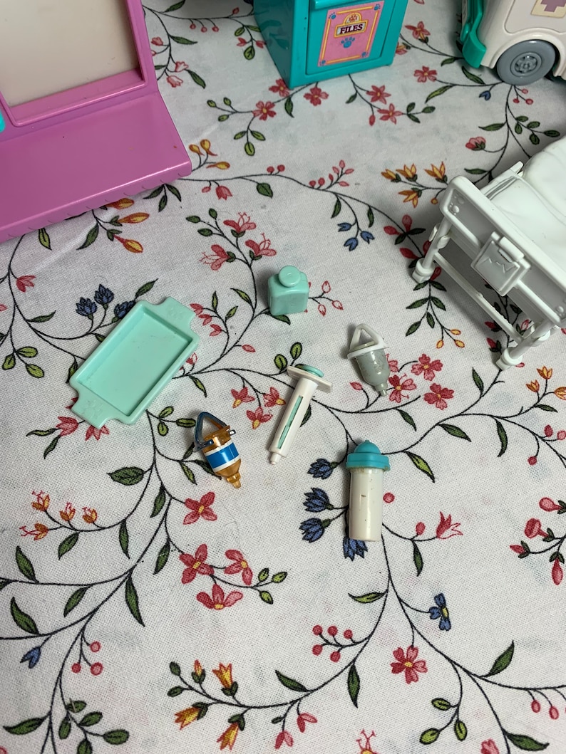 Vintage 1993 Littlest Pet Shop Vet Package Xray Machine, Ambulance ...