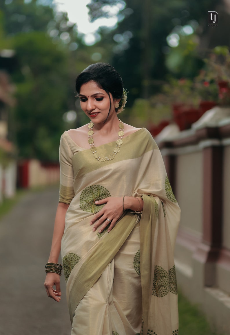 Tissue Embroidery Kerala Saree - Etsy