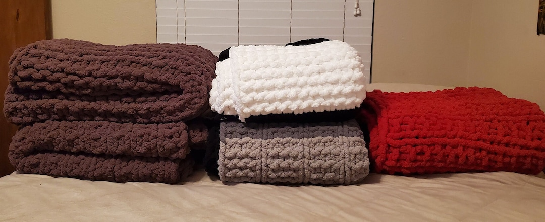 Handmade Chunky Yarn Blankets, Hand Knitted Blankets, Chenille Yarn ...