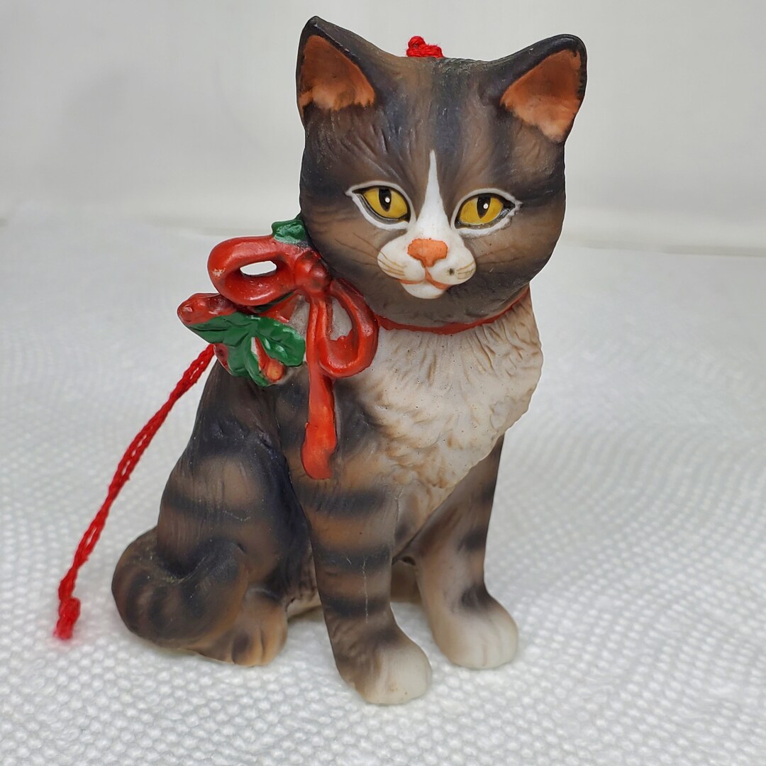 Vintage Schmid 1983 Kitty Cat Brown Tabby Holiday Figurine Ornament 3. ...