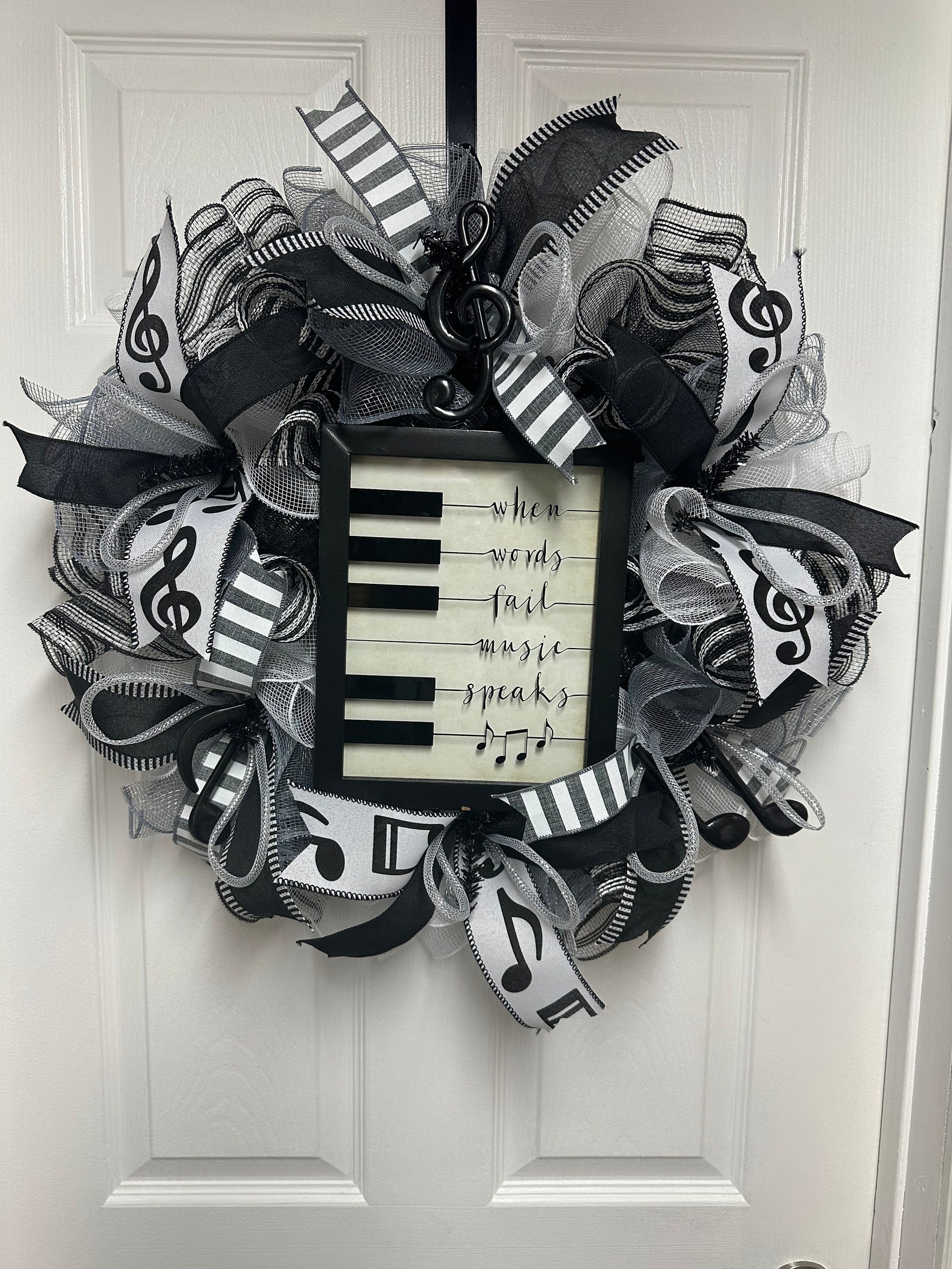 Music Wreath, Black and White Wreath, Gift Idea, Music Note Wreath ...