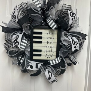 Music Wreath, Black and White Wreath, Gift Idea, Music Note Wreath ...