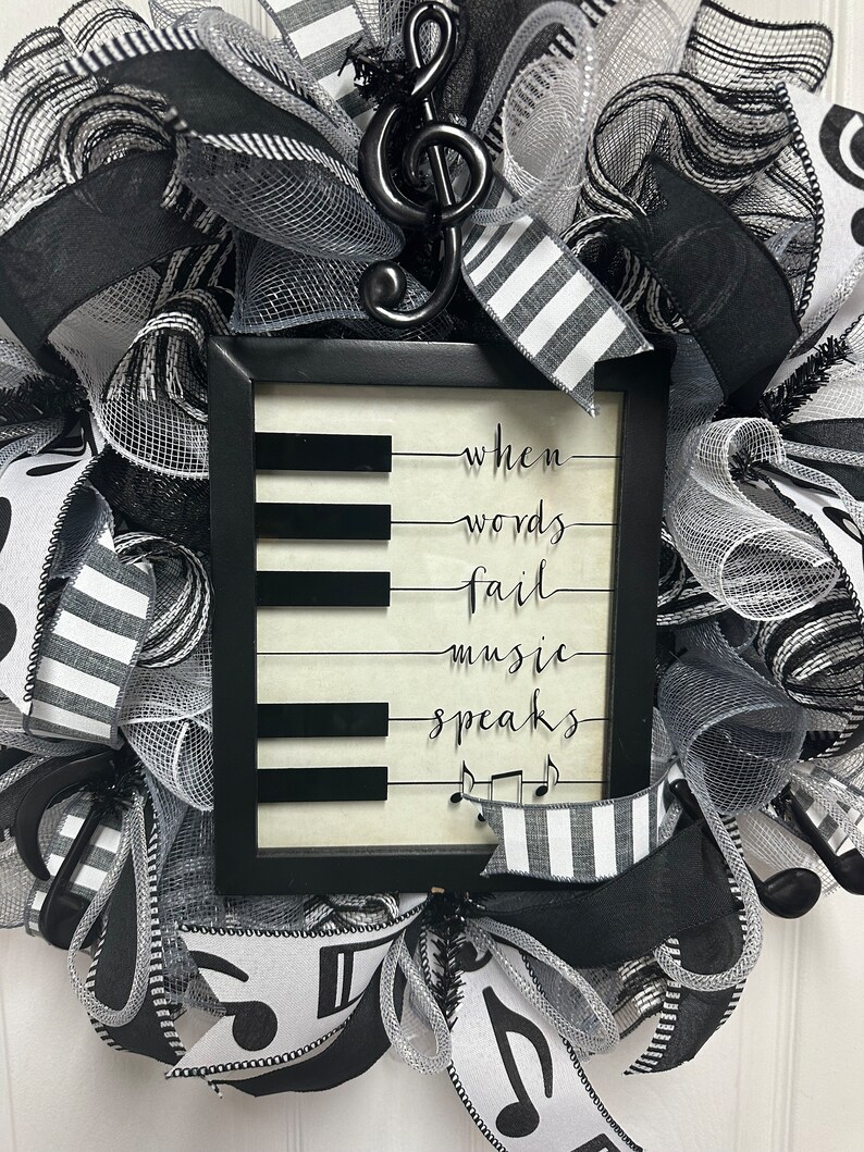 Music Wreath, Black and White Wreath, Gift Idea, Music Note Wreath ...