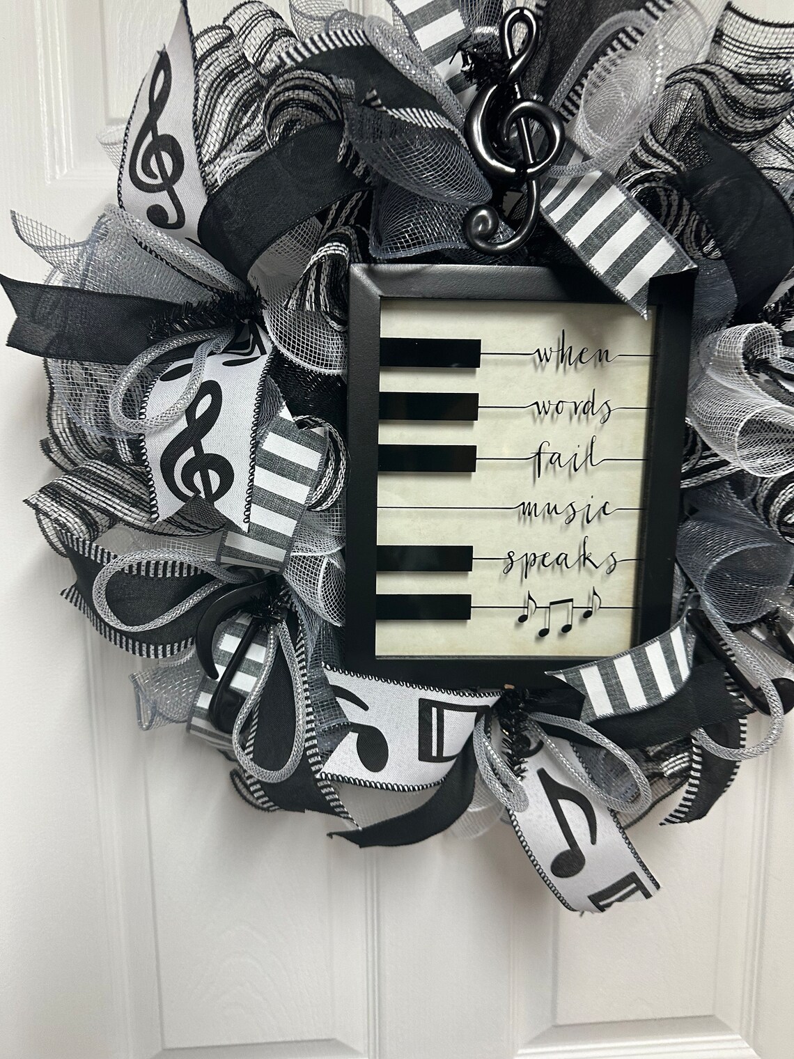 Music Wreath, Black and White Wreath, Gift Idea, Music Note Wreath ...