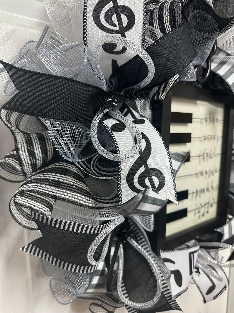 Music Wreath, Black and White Wreath, Gift Idea, Music Note Wreath ...
