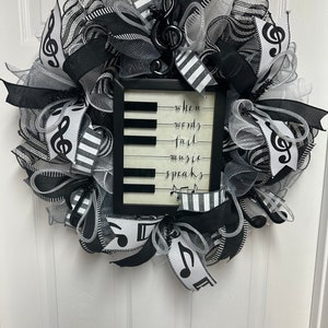 Music Wreath, Black and White Wreath, Gift Idea, Music Note Wreath ...