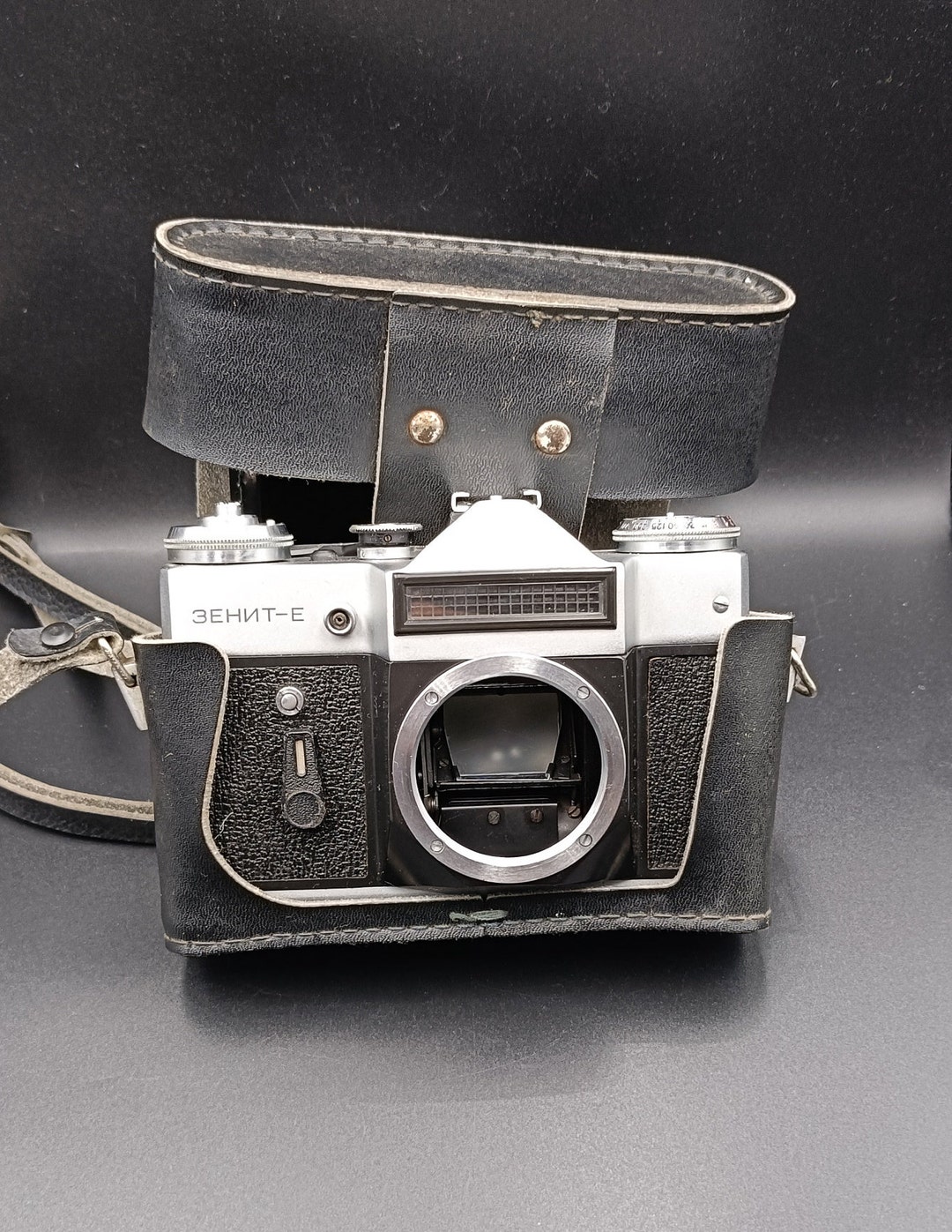 Vintage Soviet Russian 35mm Photo Film SLR Camera Zenit-e Body, Great ...
