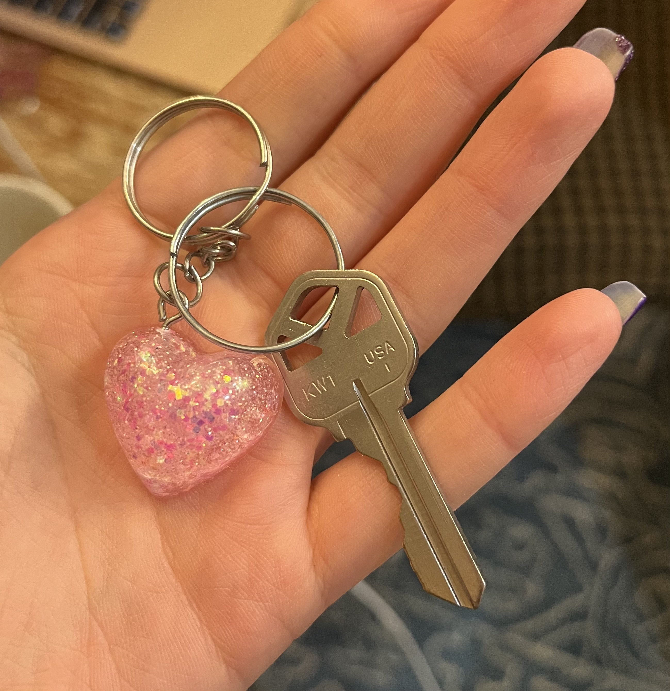 Heart Keychains Sparkly Resin for Valentine’s Day, Gift for Friends and ...