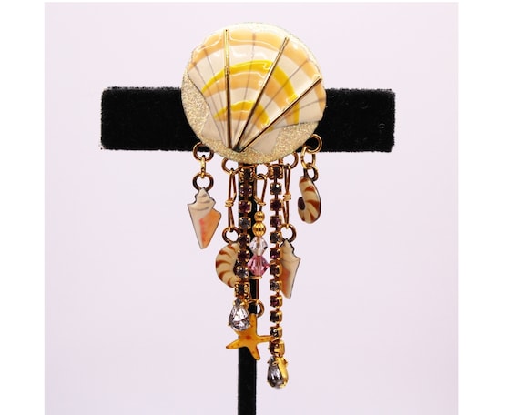 Vintage Lunch at the Ritz Seashell Brooch: Statement … - Gem