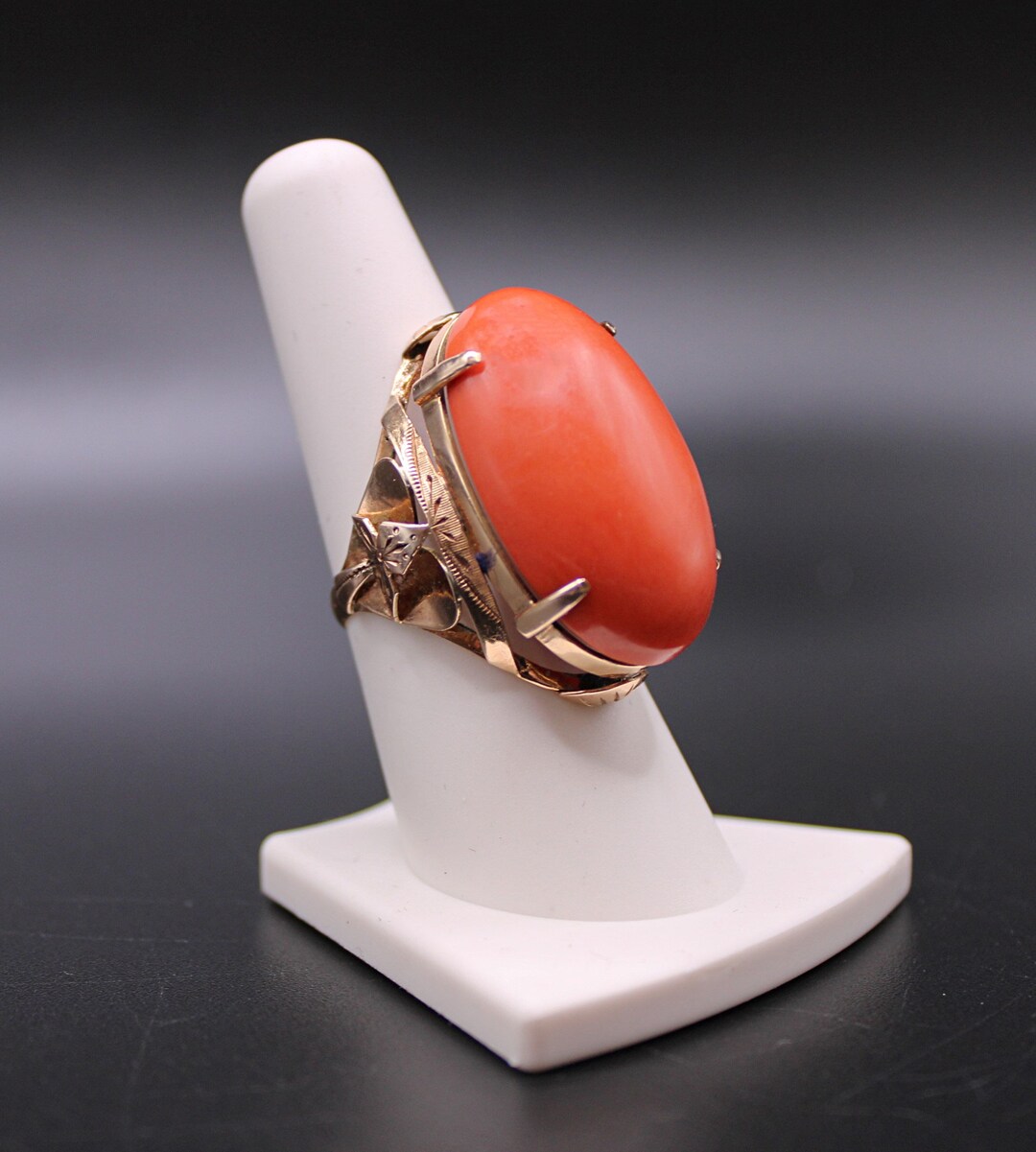 Large Antique Victorian 18K Yellow Gold Natural Momo Coral Cabochon ...