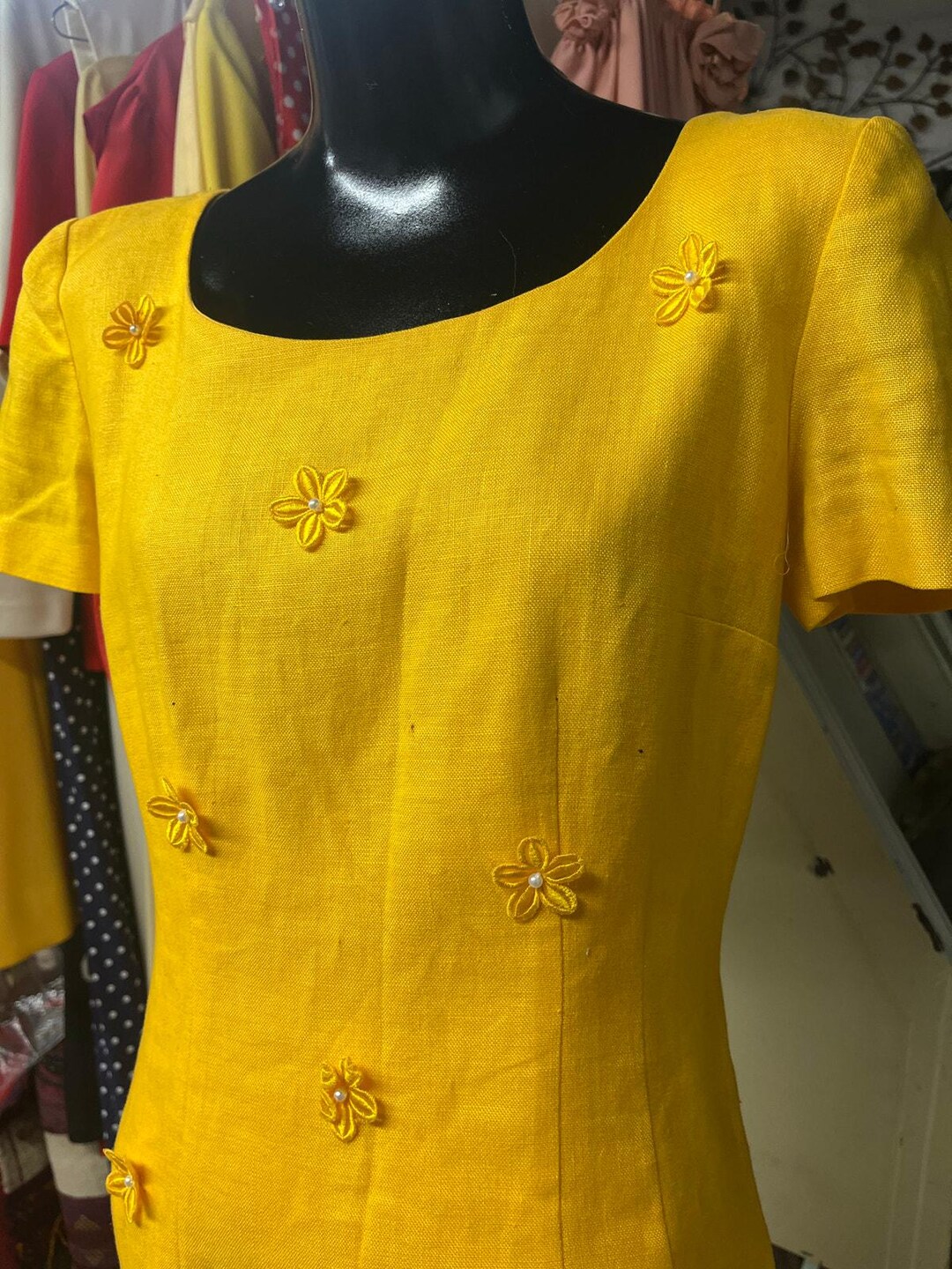 Donna Morgan Yellow Linen Sheath Dress | Floral Appliqué Cocktail Dress ...